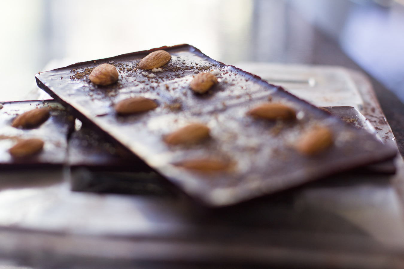 NAVILUNA Smoked Salt & Almond Bean-to-Bar Dark Chocolate Bar – Naviluna ...
